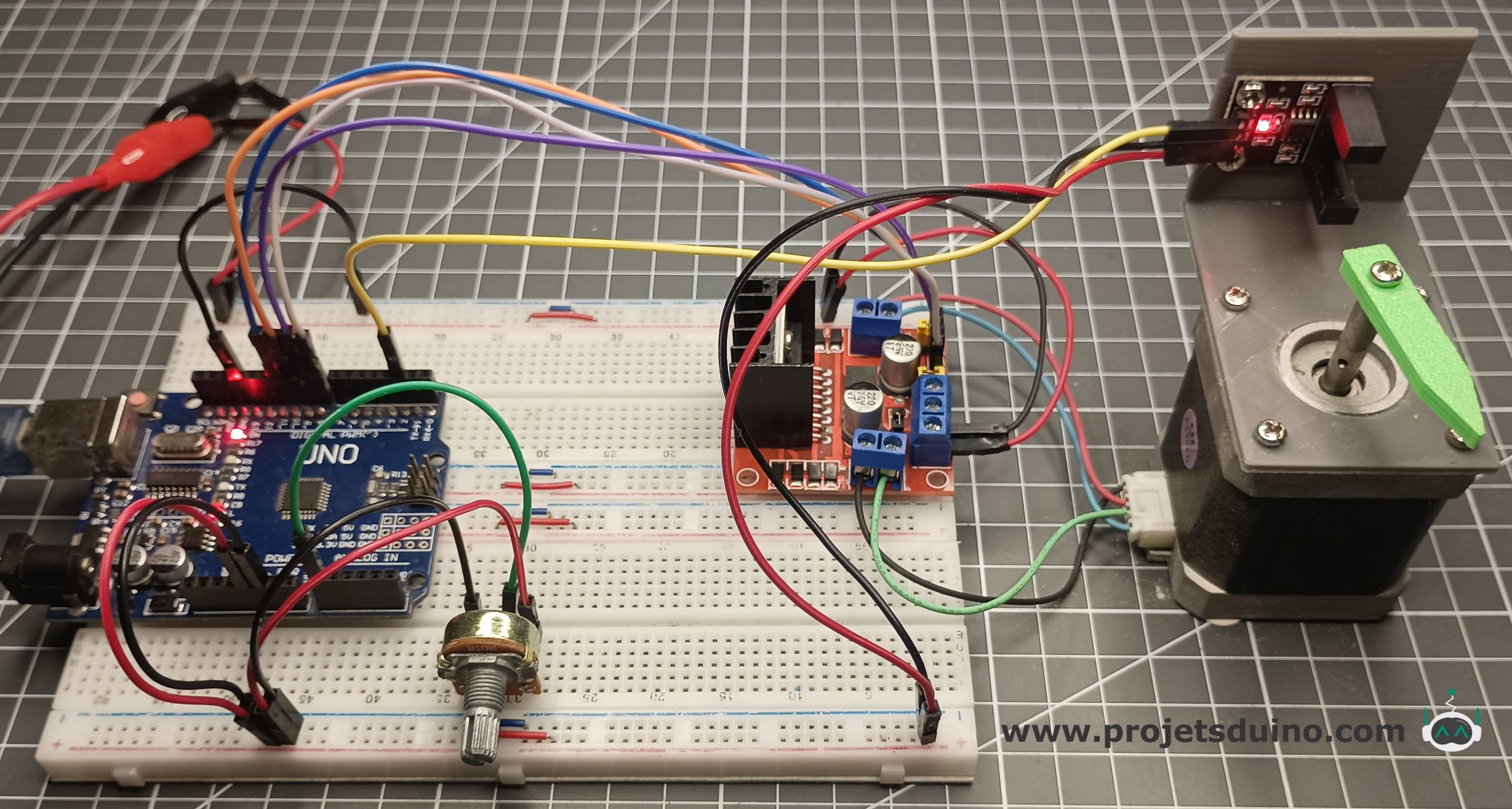 Compte-tours d'un moteur Pas à Pas avec Sensor Module LM393 piloter par un L298N et Arduino Uno